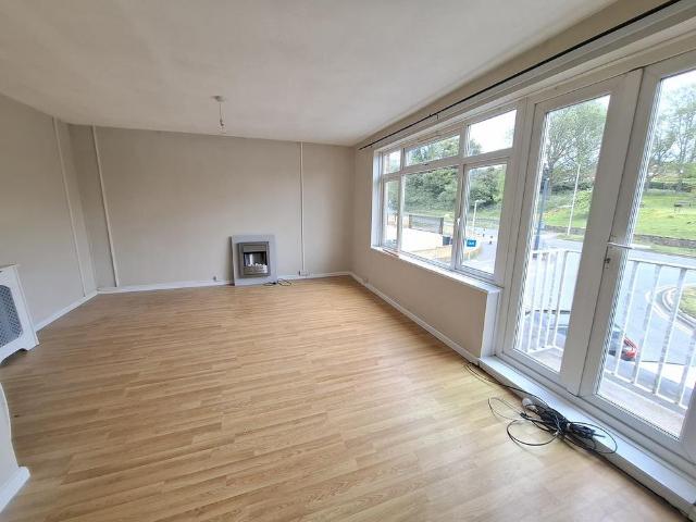 3 bedroom apartment to rent