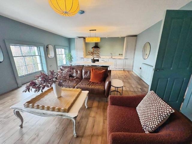 3 bedroom apartment to rent