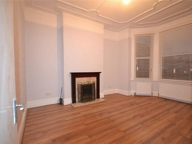 3 bedroom apartment to rent
