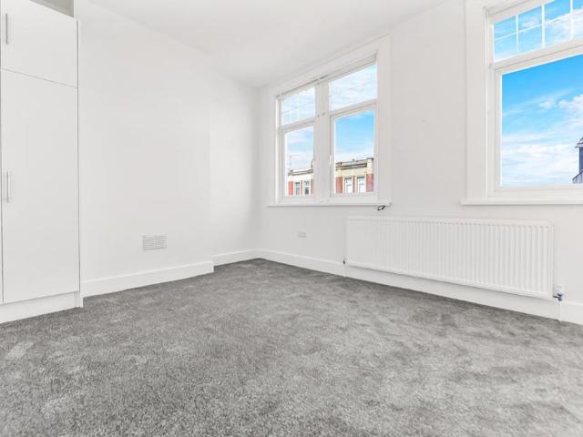 3 bedroom apartment to rent