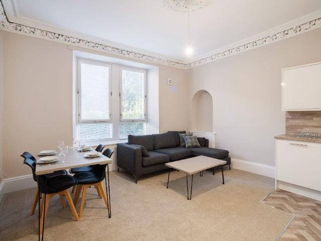 3 bedroom apartment to rent
