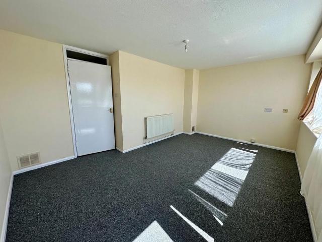 3 bedroom apartment to rent