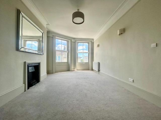 3 bedroom apartment to rent