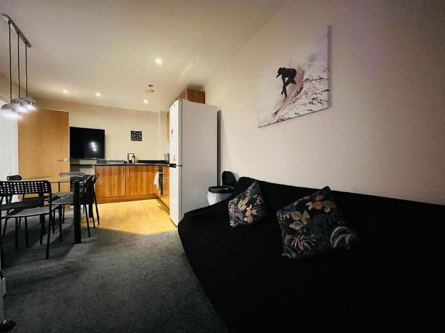3 bedroom apartment to rent