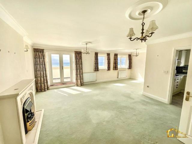 3 bedroom apartment to rent