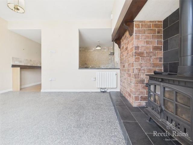 3 bedroom apartment to rent