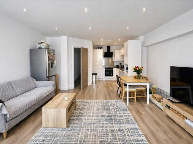 3 bedroom apartment to rent