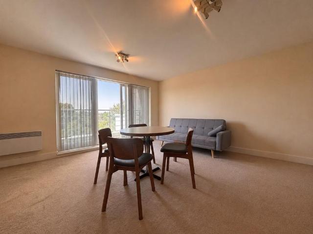 3 bedroom apartment to rent