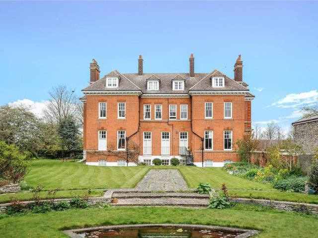 3 bedroom apartment to rent