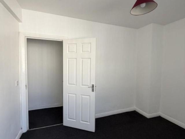 3 bedroom apartment to rent