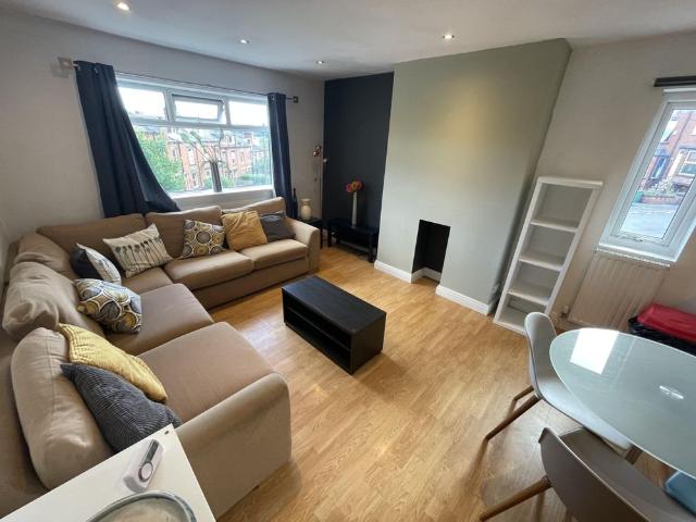 3 bedroom apartment to rent