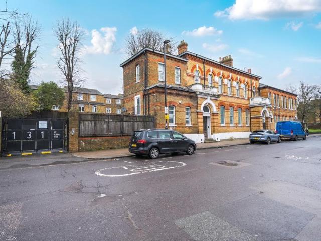 3 bedroom apartment to rent