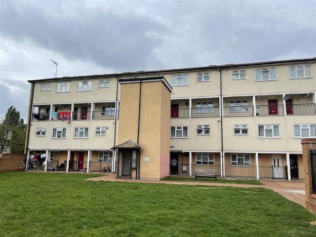 3 bedroom apartment to rent