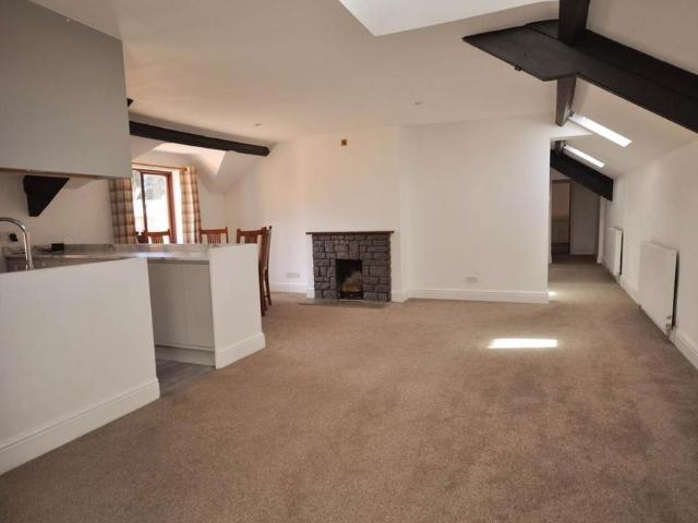 3 bedroom apartment to rent