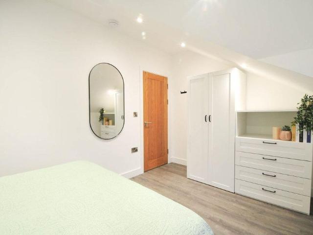 3 bedroom apartment to rent