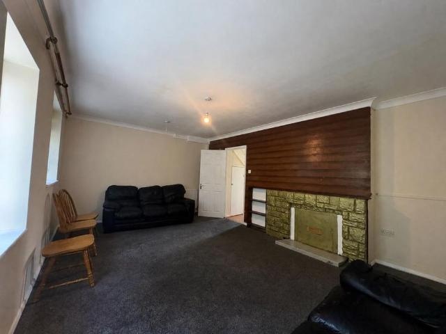3 bedroom apartment to rent