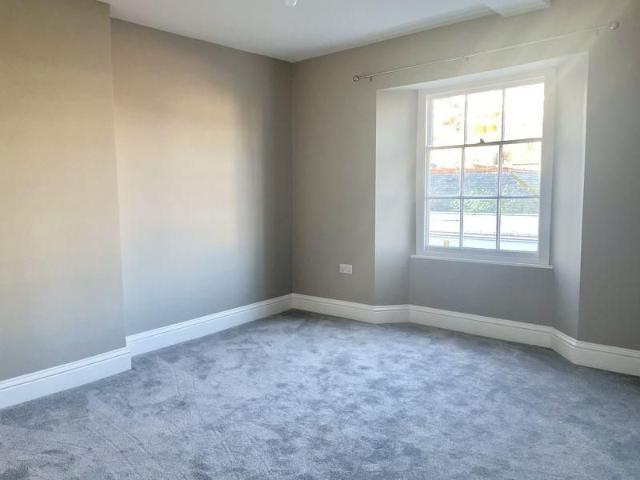 3 bedroom apartment to rent