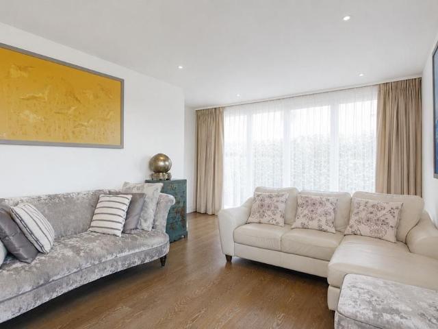 3 bedroom apartment to rent