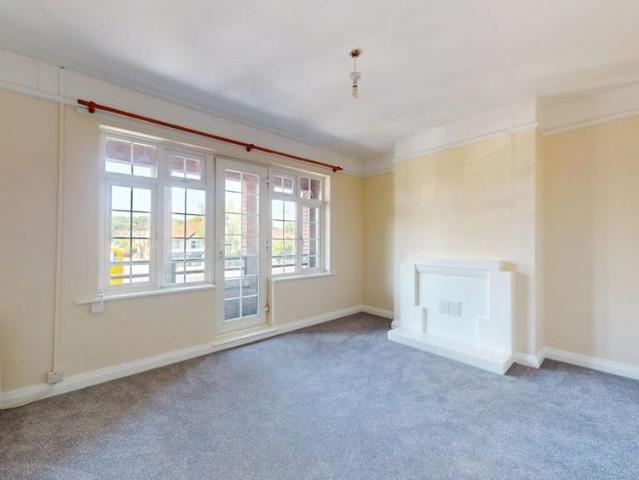 3 bedroom apartment to rent