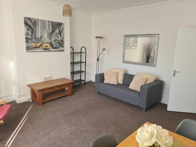 3 bedroom apartment to rent