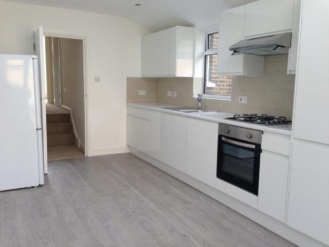 3 bedroom apartment to rent