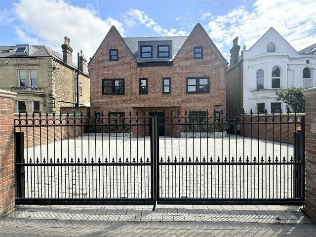 3 bedroom apartment to rent