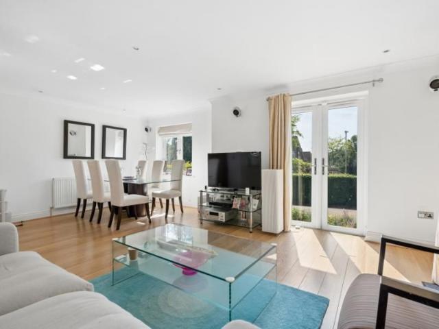 3 bedroom apartment to rent