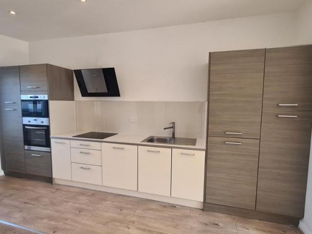 3 bedroom apartment to rent