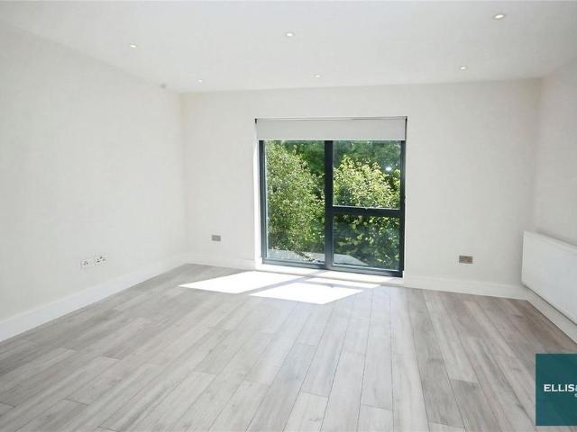 3 bedroom apartment to rent