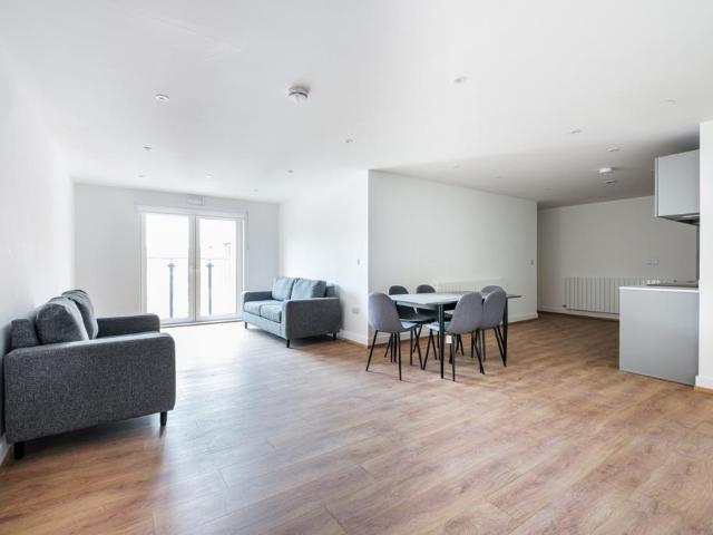 3 bedroom apartment to rent