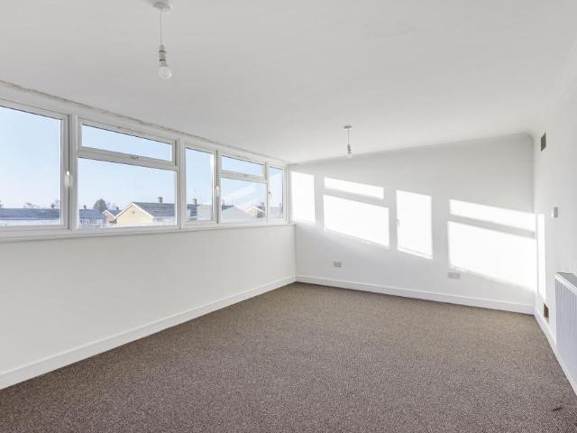 3 bedroom flat to rent