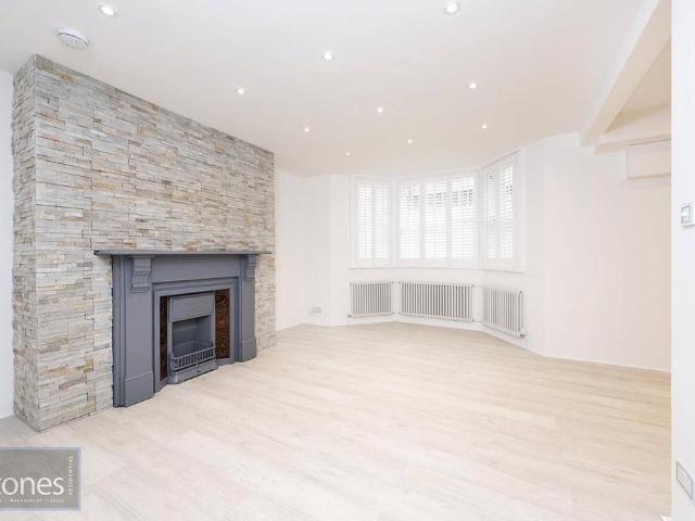 3 bedroom apartment to rent