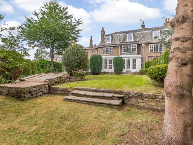 3 bedroom apartment to rent