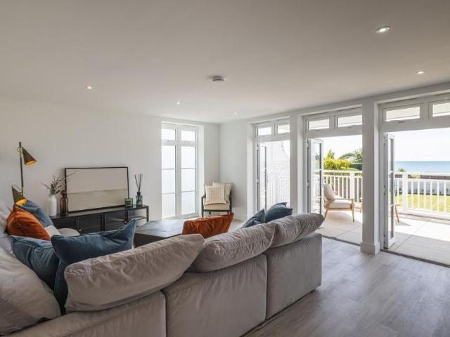 3 bedroom apartment to rent