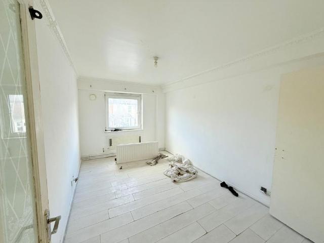 3 bedroom apartment to rent