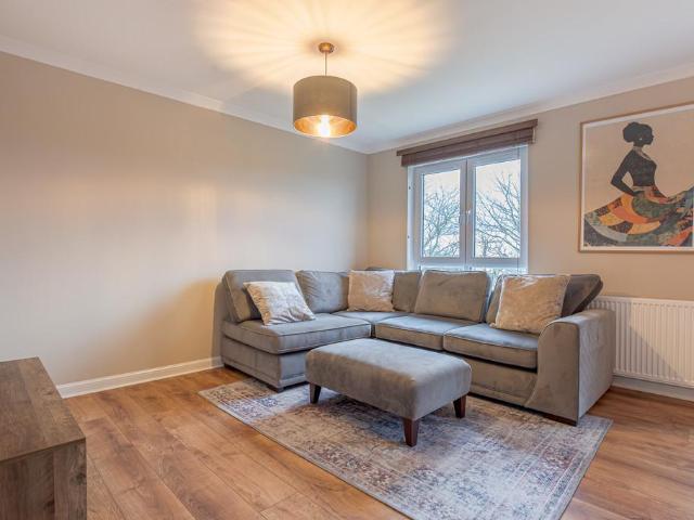 3 bedroom apartment to rent