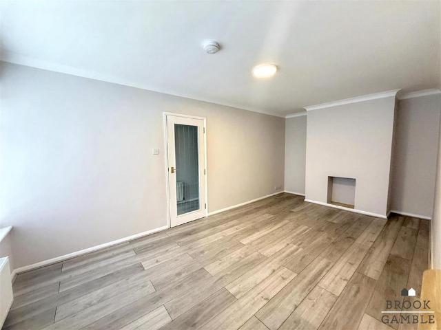 3 bedroom apartment to rent
