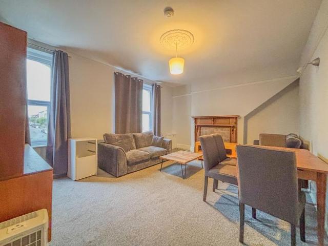 3 bedroom apartment to rent