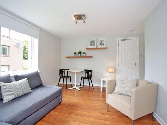 3 bedroom apartment to rent
