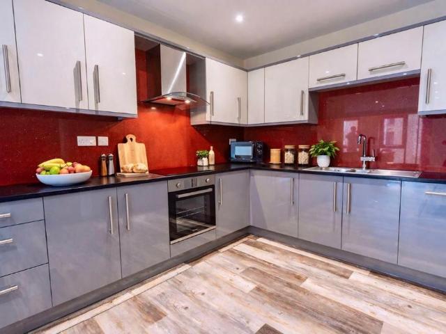 3 bedroom apartment to rent
