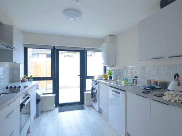 3 bedroom apartment to rent
