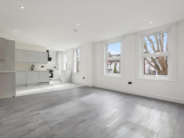3 bedroom apartment to rent