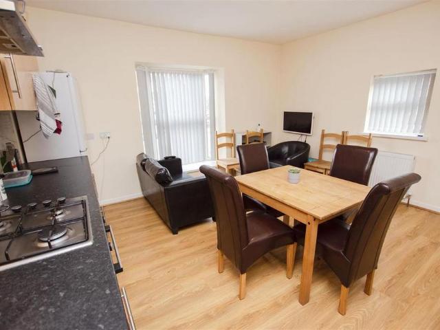 3 bedroom apartment to rent