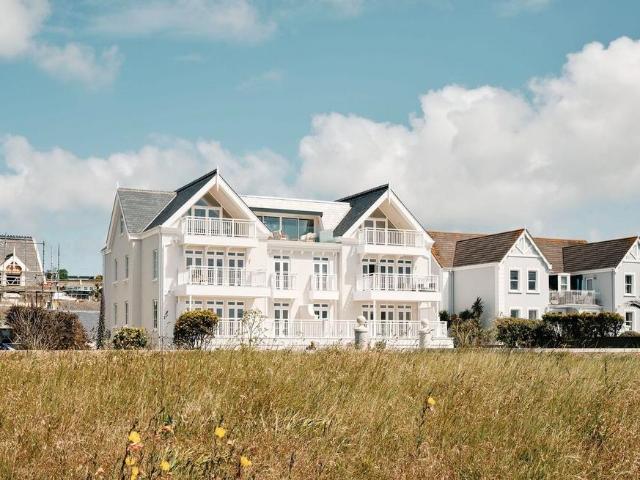 3 bedroom apartment to rent