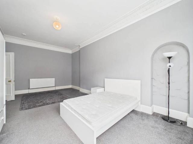 3 bedroom apartment to rent