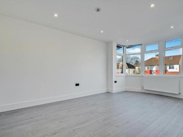 3 bedroom apartment to rent