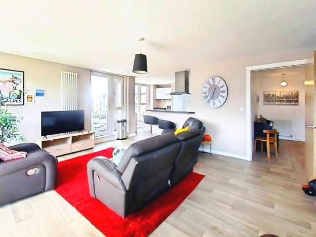 3 bedroom apartment to rent