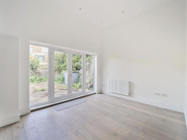 3 bedroom apartment to rent