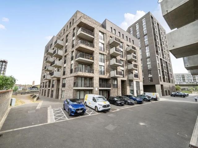 3 bedroom apartment to rent