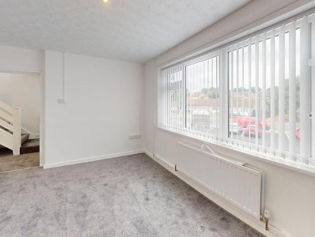 3 bedroom apartment to rent